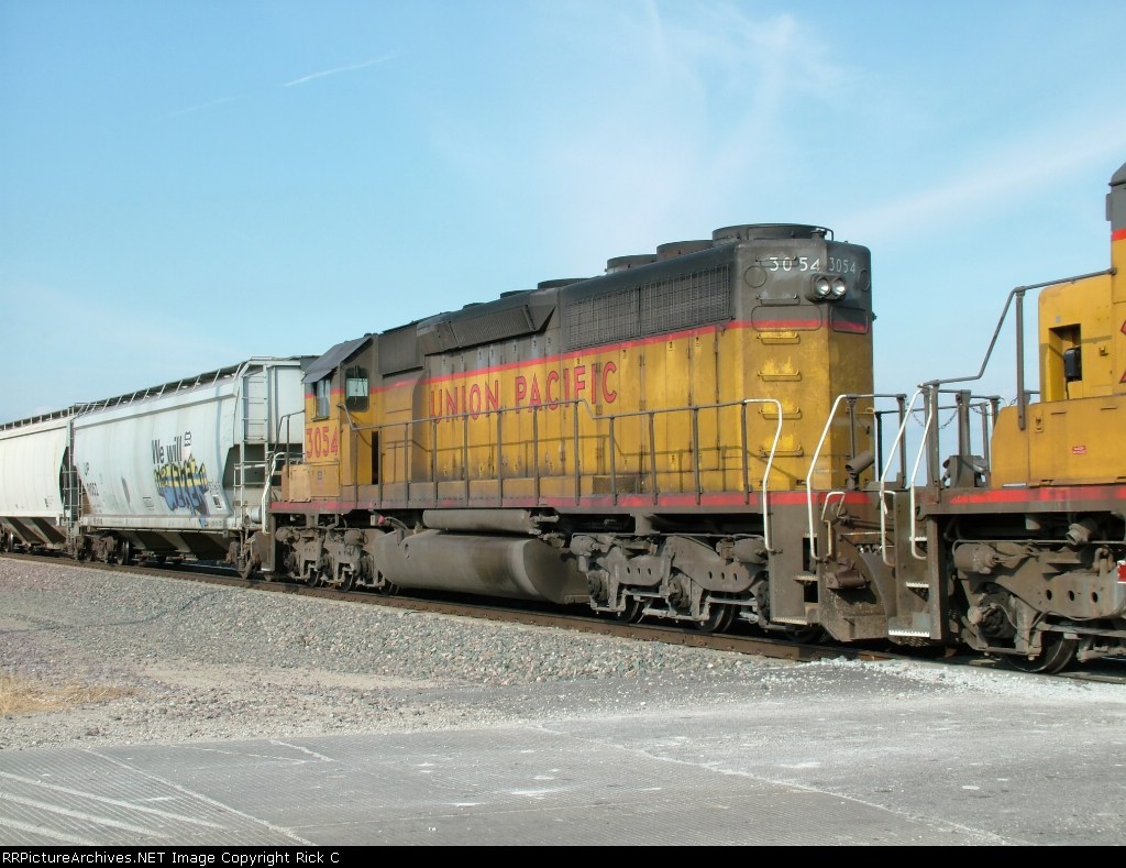 UP 3054 - #3 Unit on Pure SD40-2 Consist